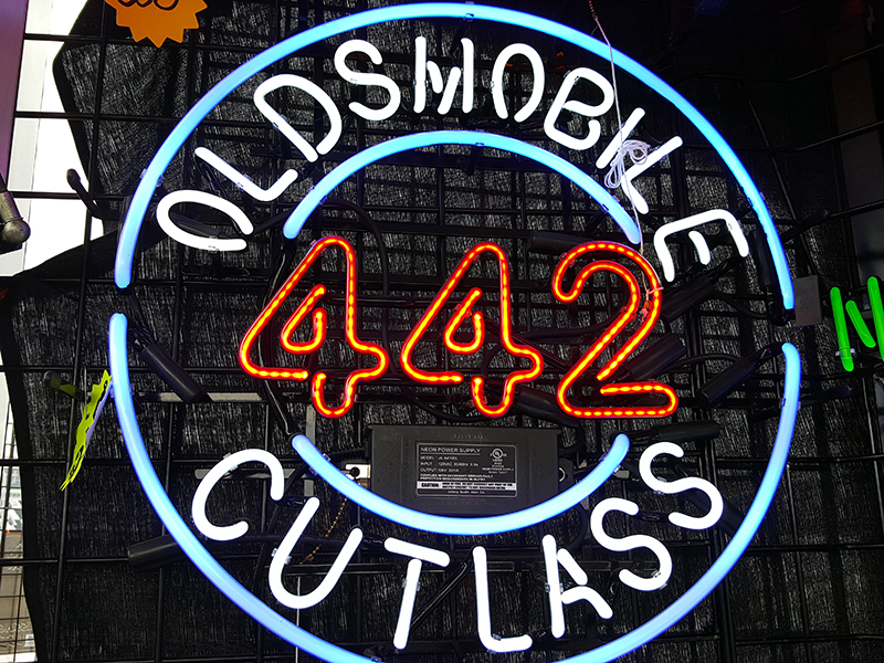 0 NEON SIGN OLDS 442 For Sale at Vicari Auctions Tampa Bay FL 2016